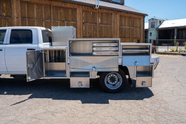 Custom Flatbed | Custom Flatbeds | Highway Products Inc.